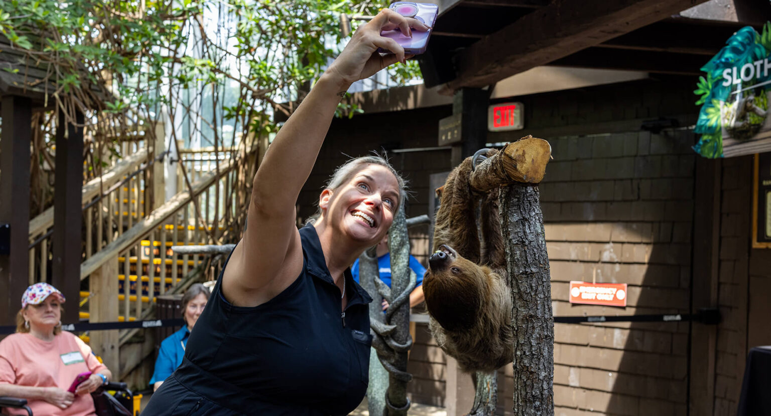 Sloth Encounter | The Florida Aquarium